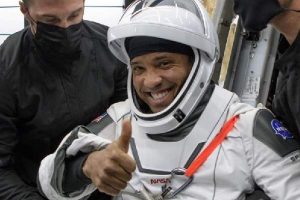 Victor Jerome Glover Biography: First Black NASA Pilot | BroadBiography